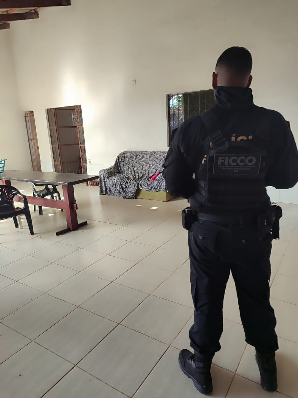 Criminosos que aplicam 'penalidades' violentas em colegas de facção são ...